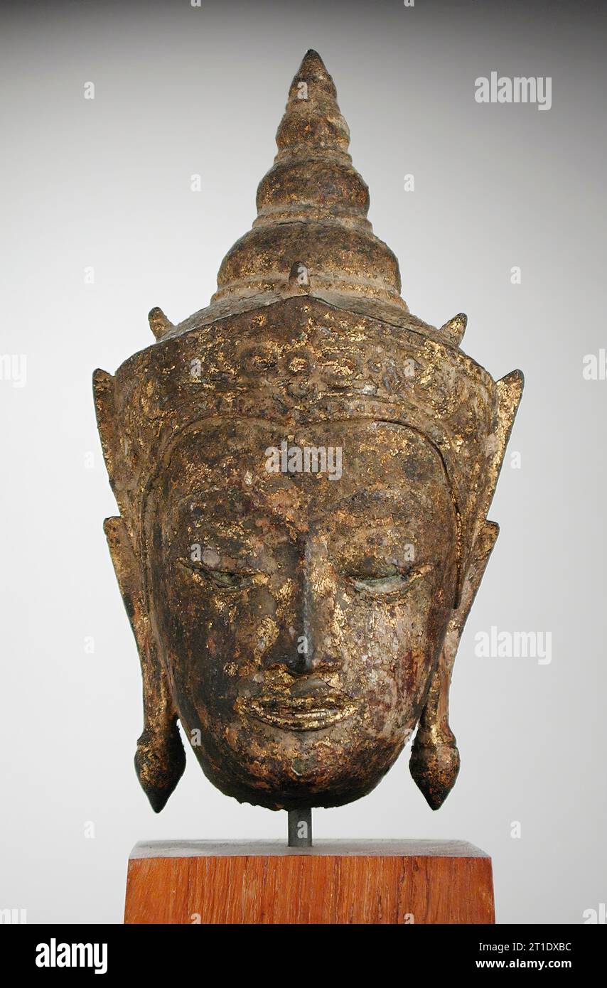 Crowned Buddha Head, 17th century Stock Photo - Alamy