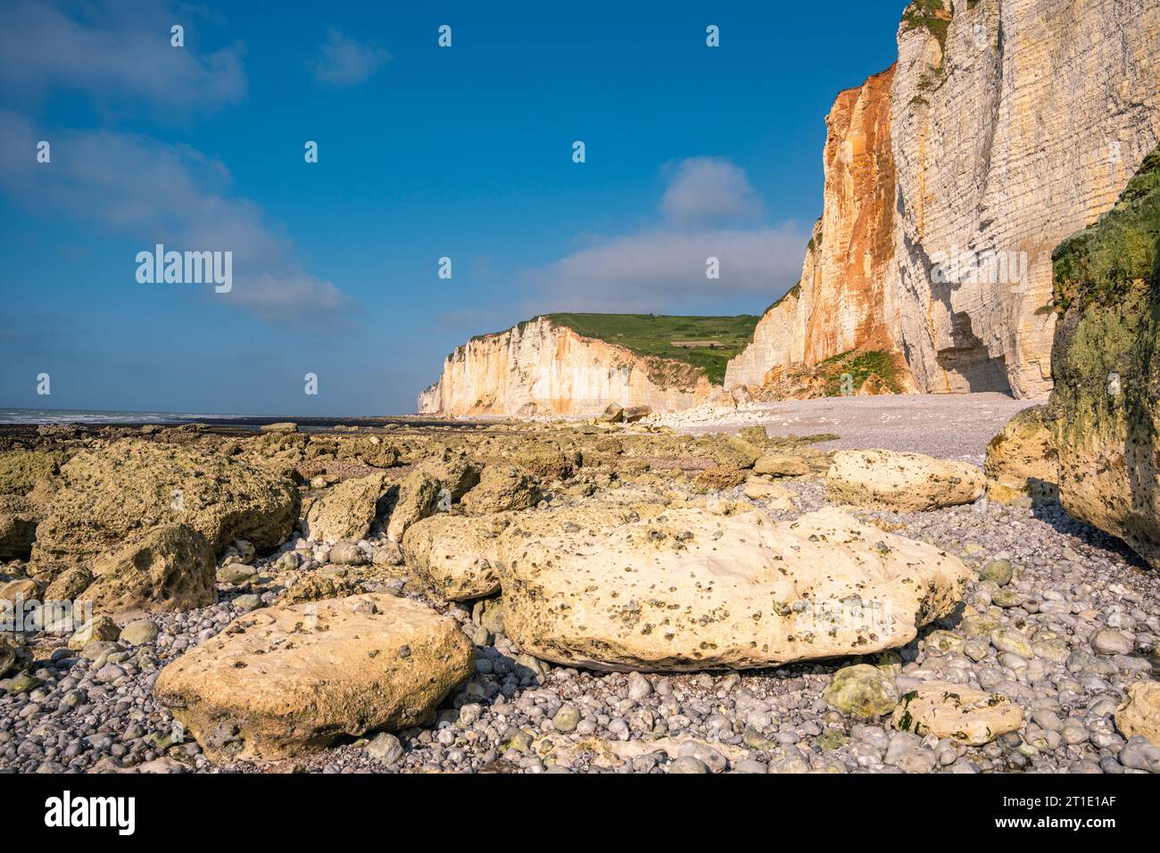 Beach on the cliffs of chalk cliffs in Normandy, France Stock Photo - Alamy