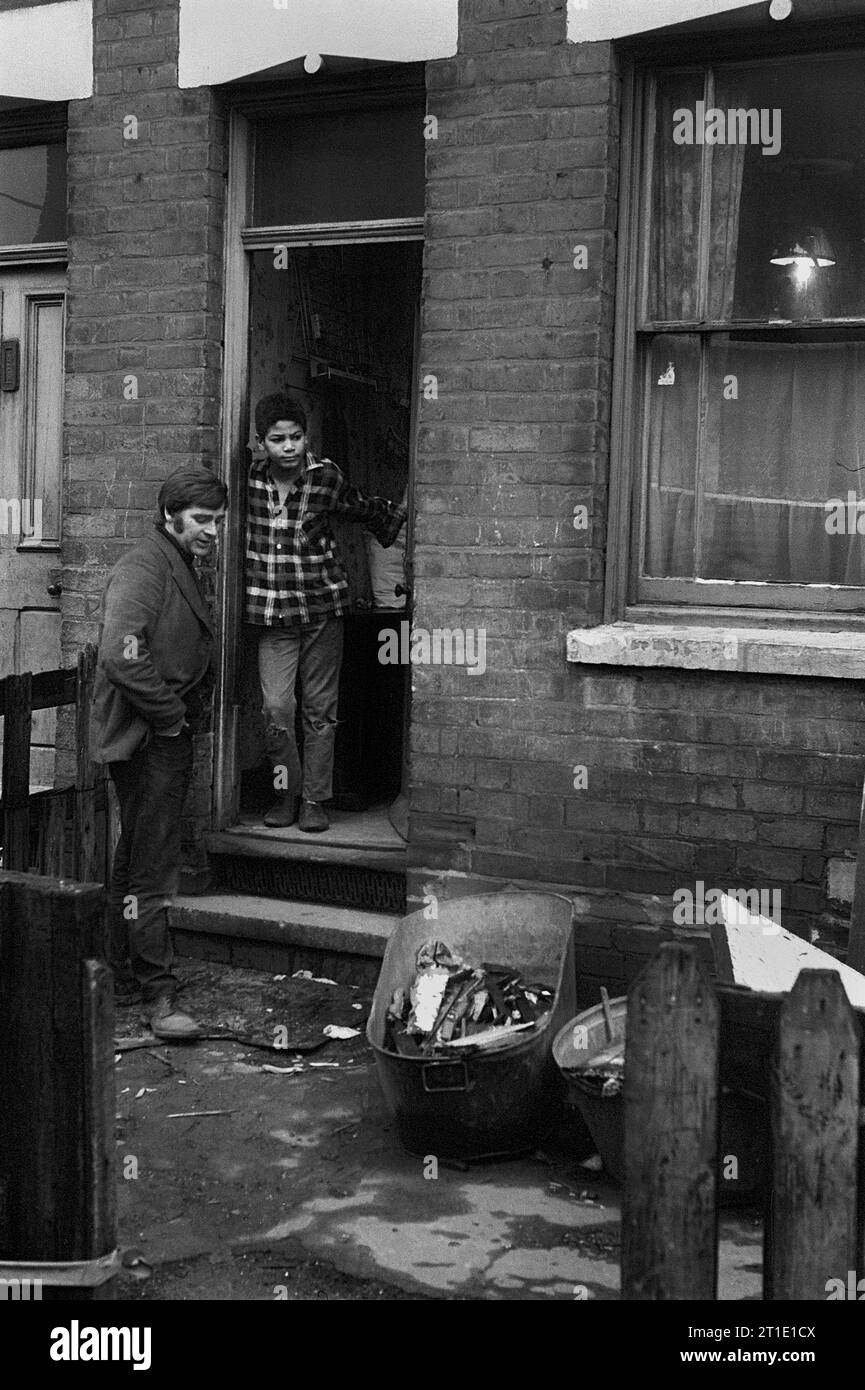 Victorian slum housing hi-res stock photography and images - Alamy