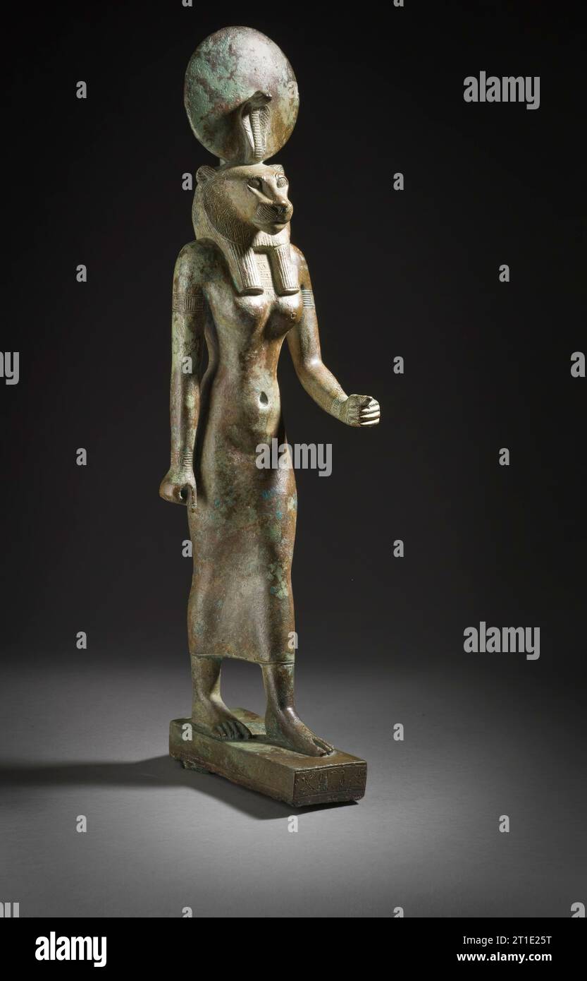 Figurine of the Goddess Wadjet, between c.664 and c.525 B.C Stock Photo ...