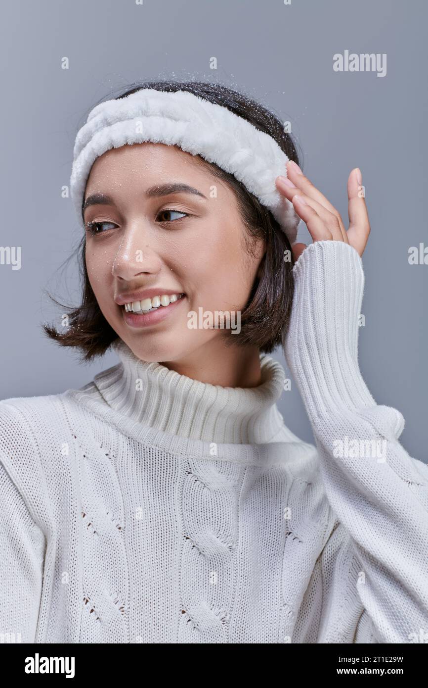 Catalogue model hi-res stock photography and images - Alamy