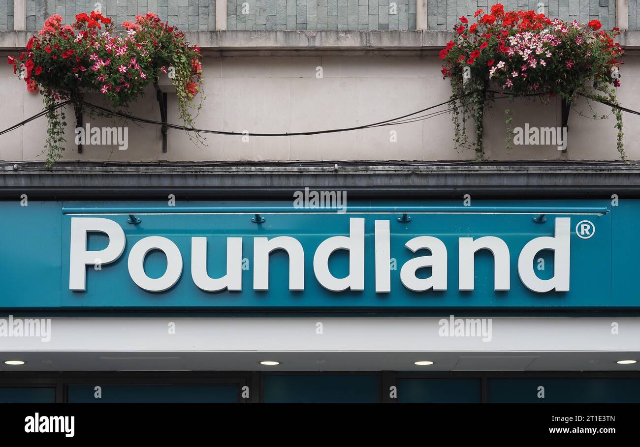 Poundland 2023 hi-res stock photography and images - Alamy