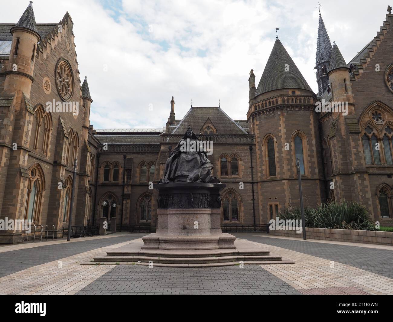 Statue of Queen Victoria by sculptor Harry Bates circa 1897 in Dundee ...