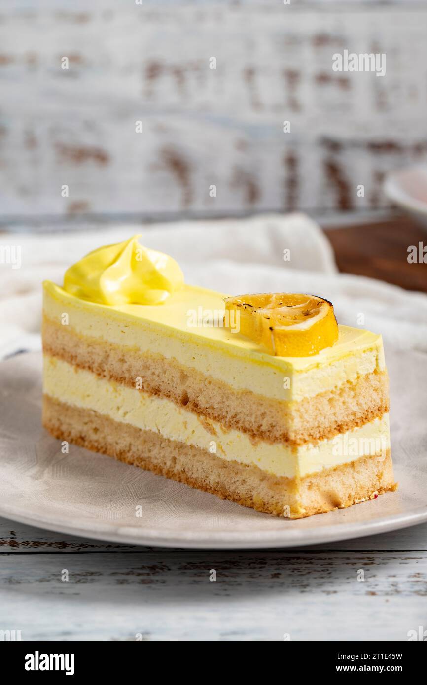 Lemon cake. Lemon slice cake on a plate. Close up Stock Photo - Alamy