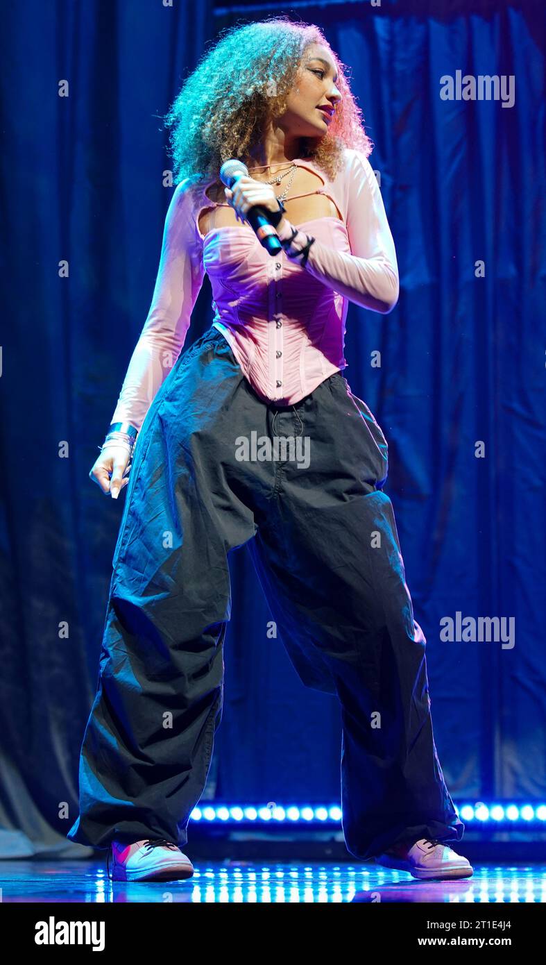 Maya from Sweet Love, a new girl band supporting S Club on their ...