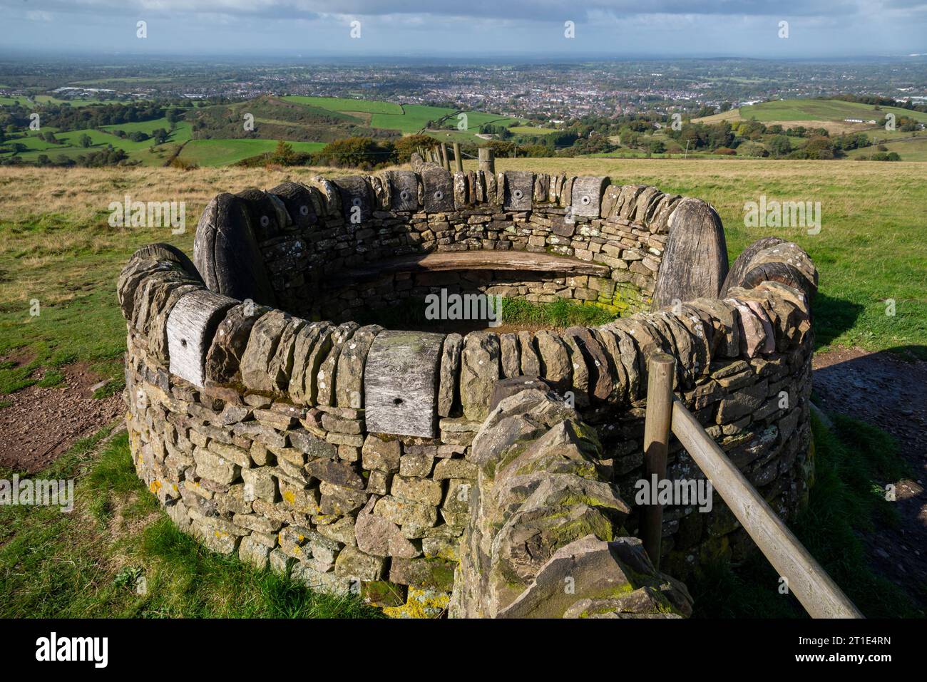 Stone gate and shelter in a wall on the gritstone trail in Teggs Nose ...