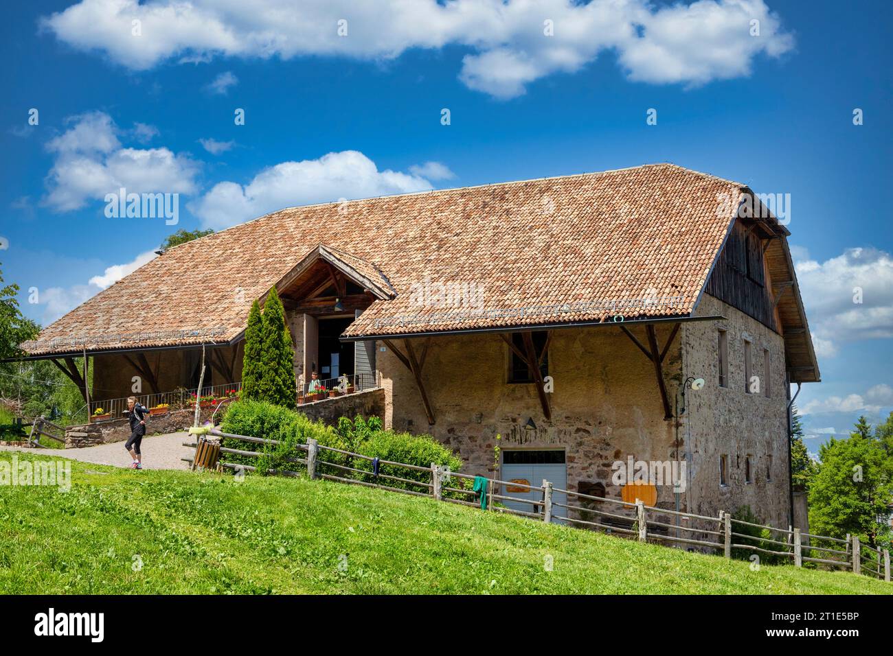 Medieval farm hi-res stock photography and images - Alamy