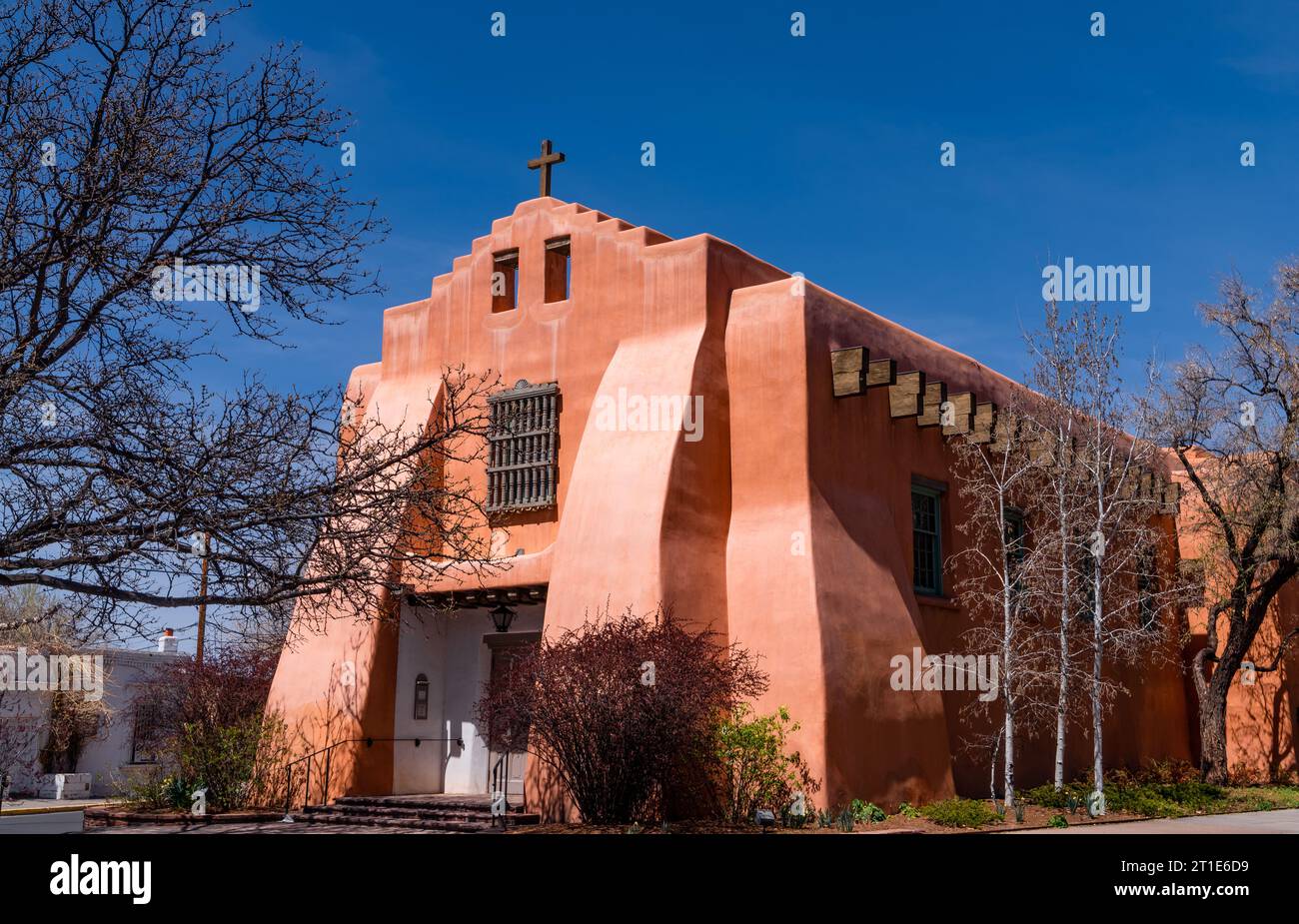 Large adobe church in Santa Fe, New Mexico Stock Photo - Alamy