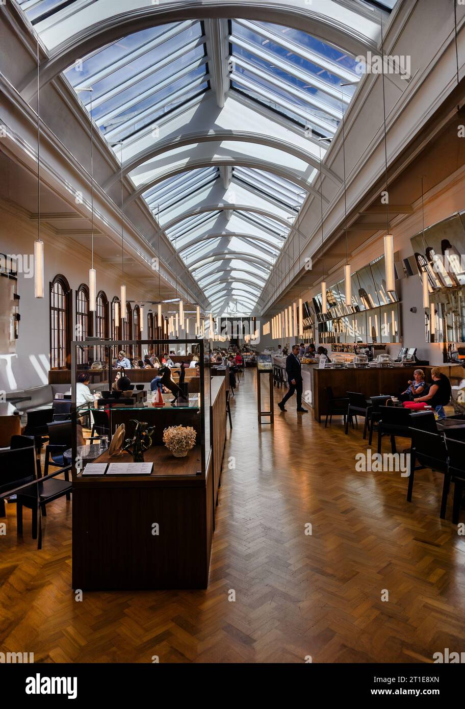 Sculpture room victoria albert museum hi-res stock photography and ...