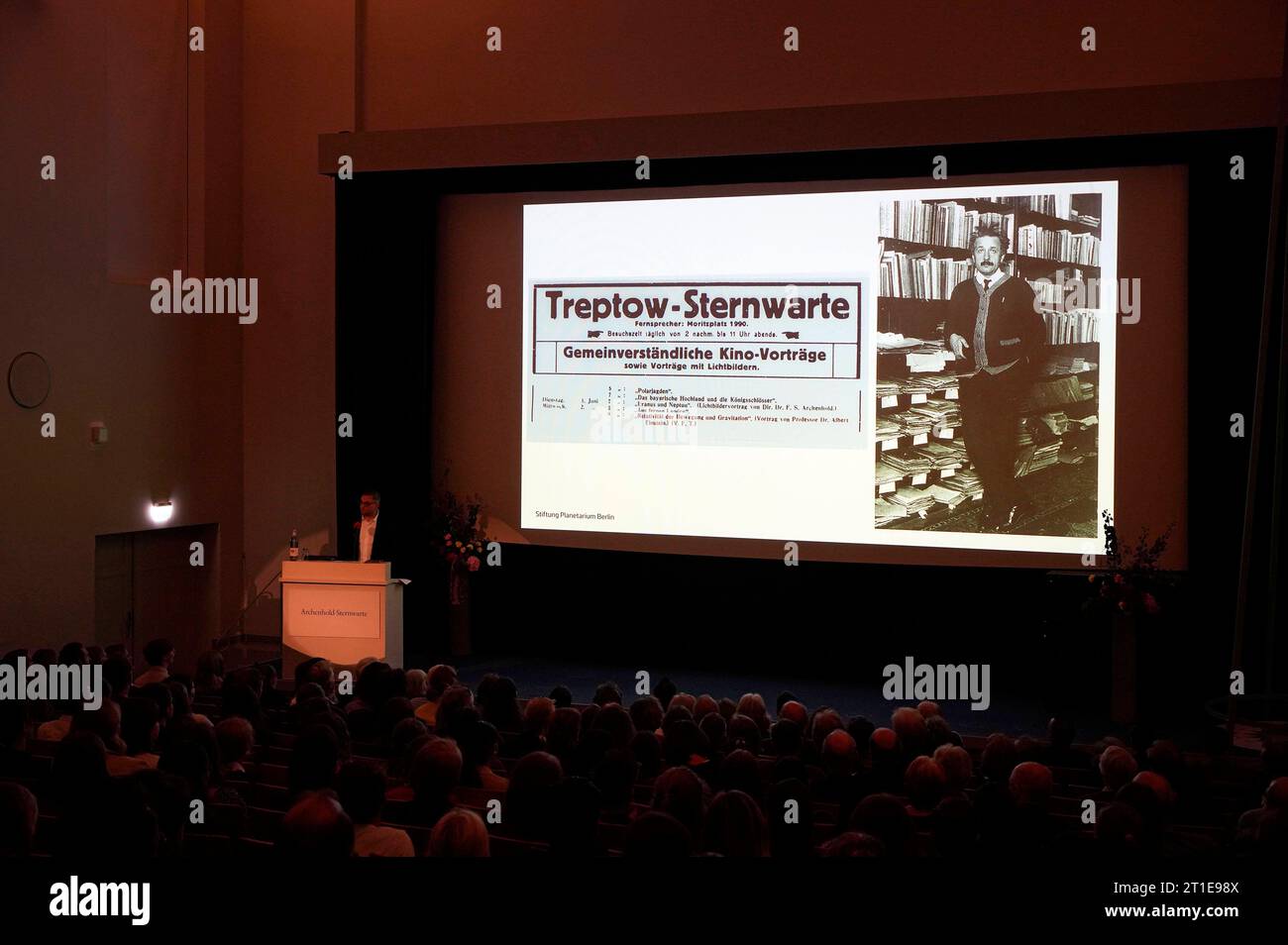 Tim Florian Horn spricht über die Geschichte der Archenhold-Sternwarte ...