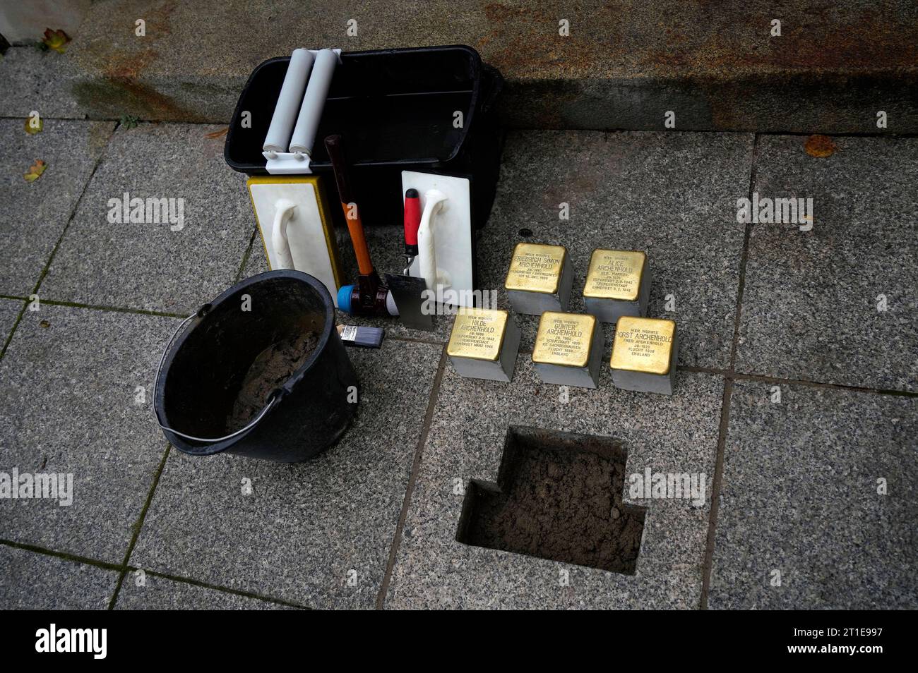 Stolpersteinverlegung für die Familie Archenhold vor der Archenhold ...