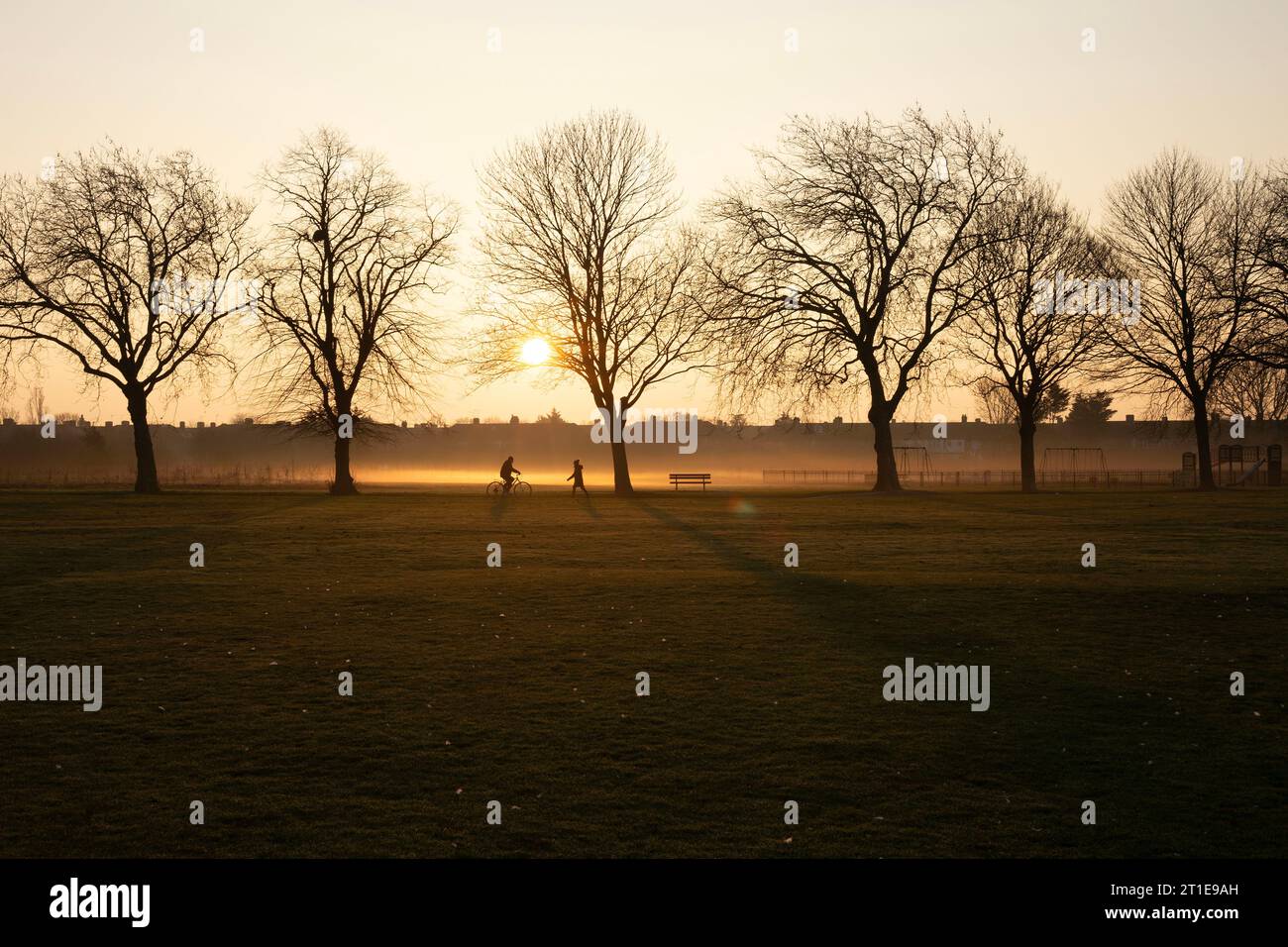 East london sunrise hi-res stock photography and images - Alamy