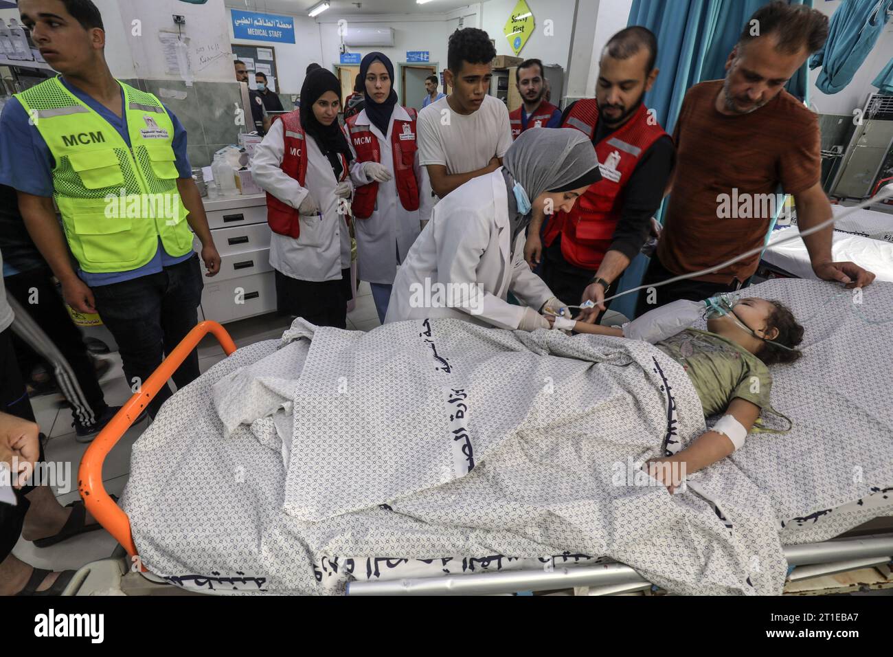 Rafah, Palestinian Territories. 13th Oct, 2023. An injured Palestinian ...