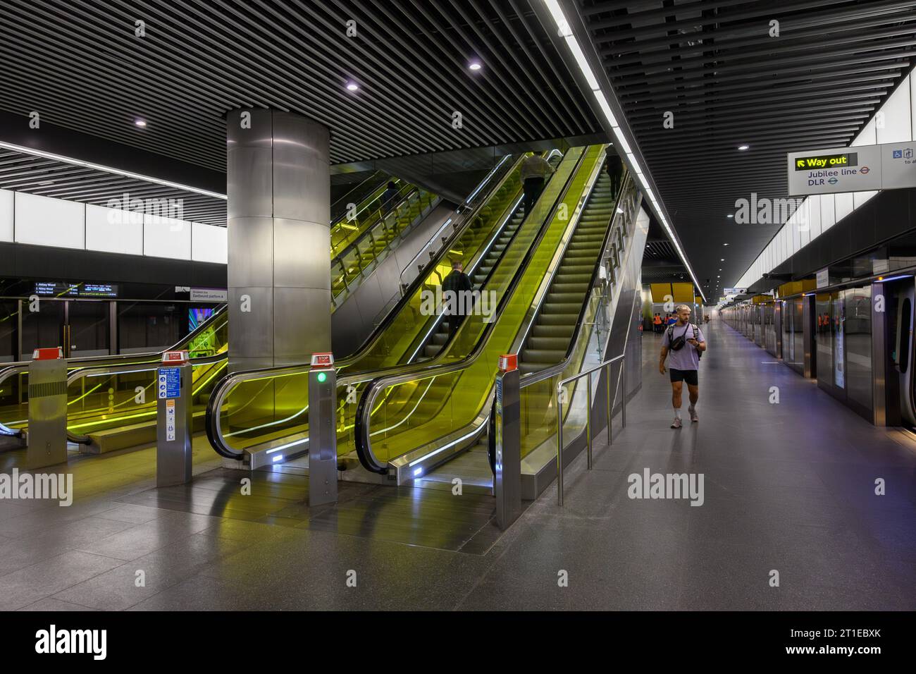 Elizabeth Line, London Underground, Tube Station Stock Photo - Alamy
