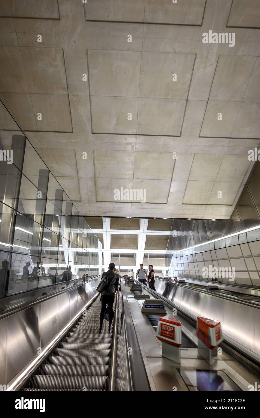 Elizabeth Line, London Underground, Tube Station Stock Photo - Alamy