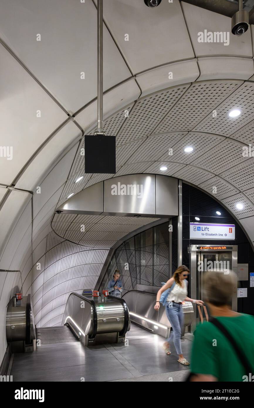 Elizabeth Line, London Underground, Tube Station Stock Photo - Alamy