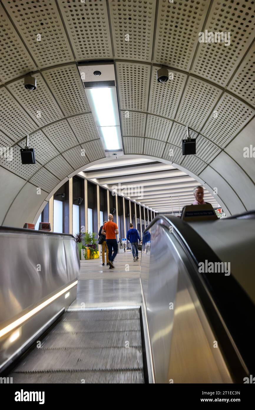Elizabeth Line, London Underground, Tube Station Stock Photo - Alamy
