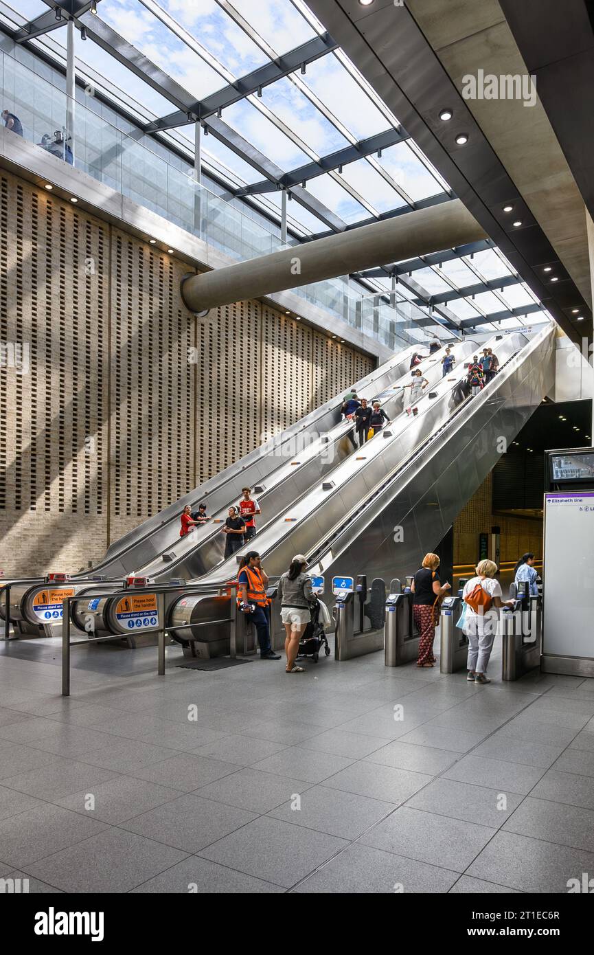 Elizabeth Line, London Underground, Tube, Paddington Stock Photo - Alamy