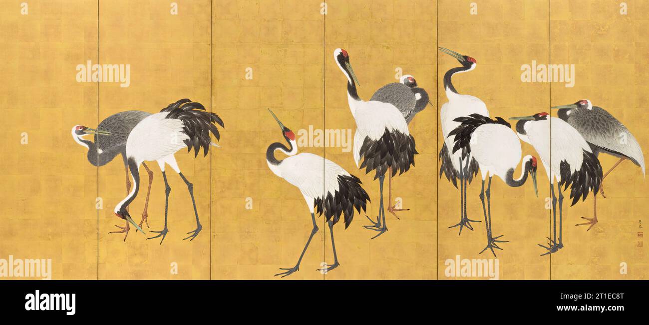 Gold paper cranes hi-res stock photography and images - Alamy