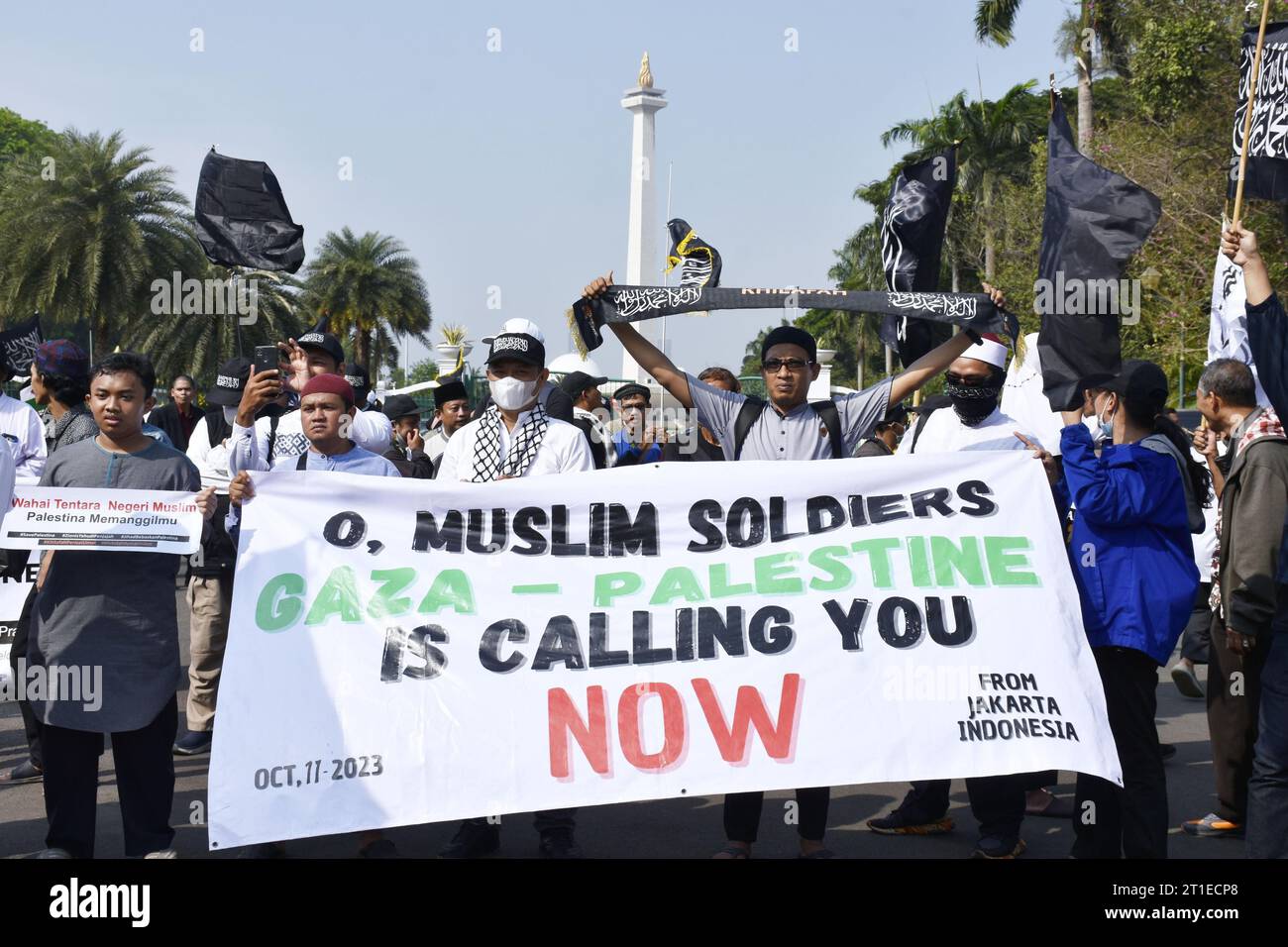 People supporting Palestinians take part in an anti-Israel rally in ...