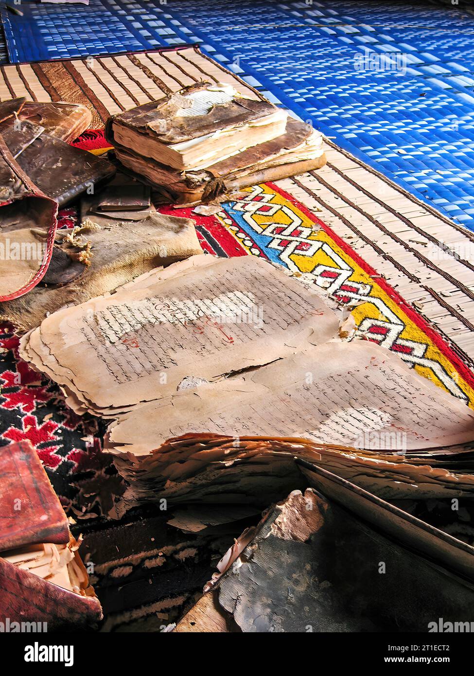 Old arabic manuscripts hi-res stock photography and images - Alamy