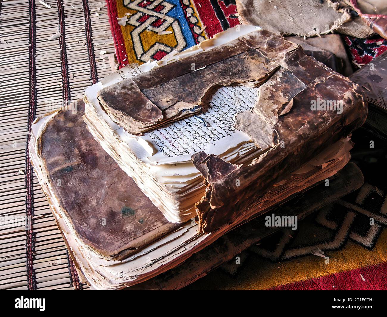 Old arabic manuscripts hi-res stock photography and images - Alamy