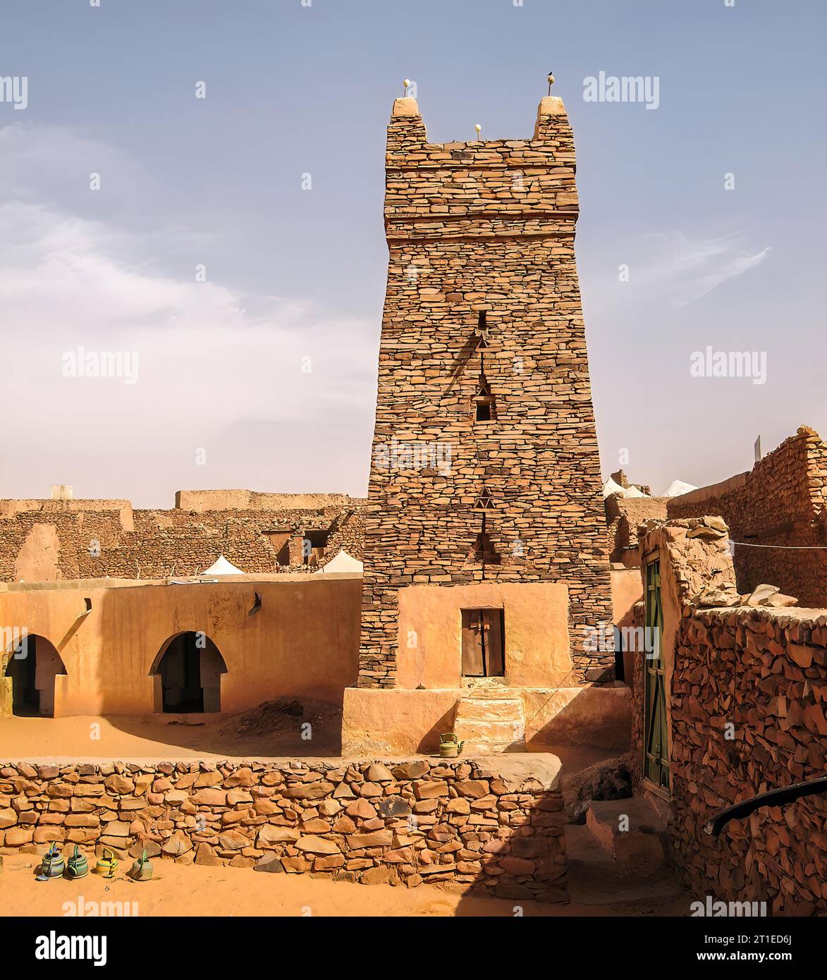Chinguetti mosque mauritania hi-res stock photography and images - Alamy