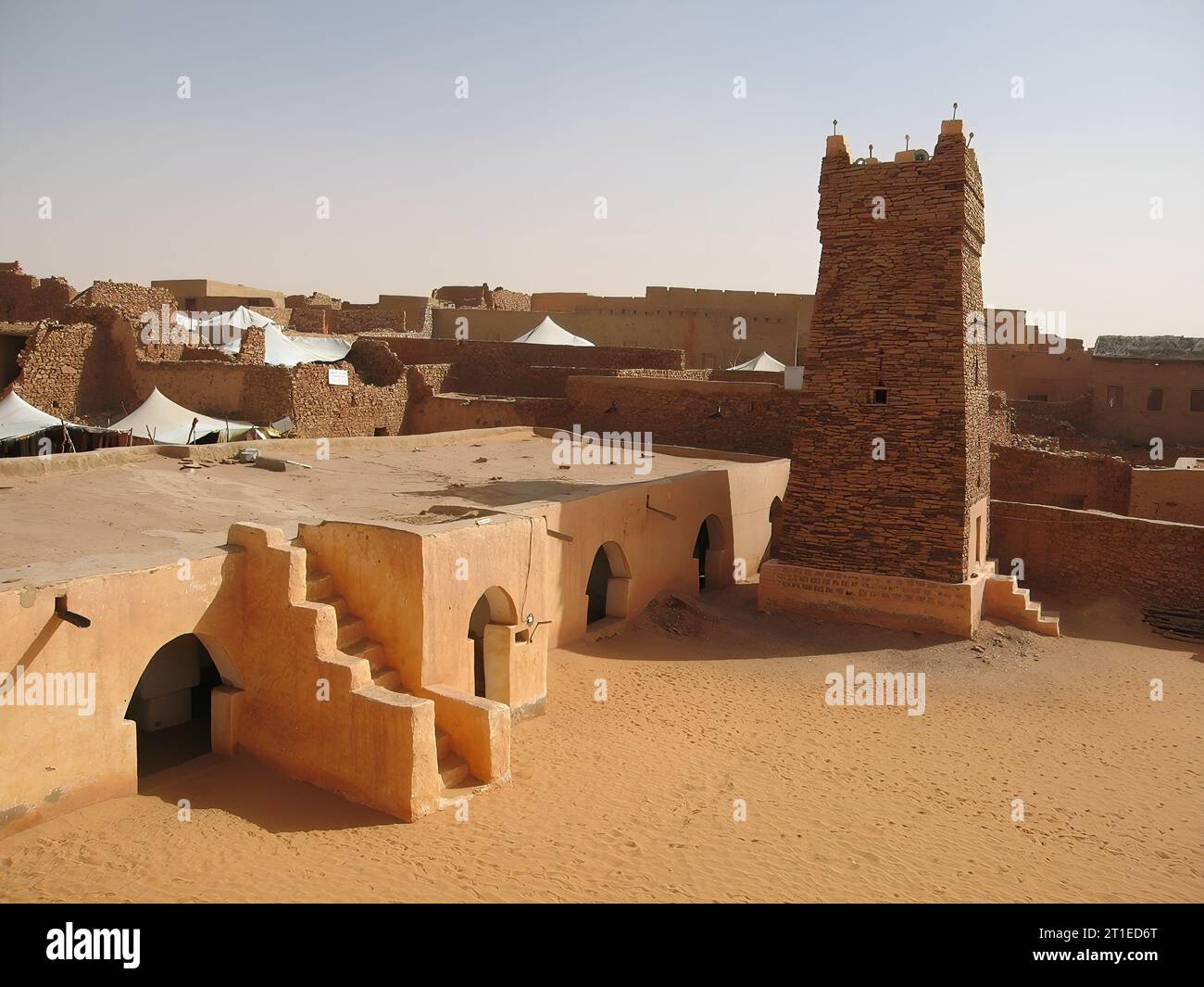 Chinguetti mosque mauritania hi-res stock photography and images - Alamy
