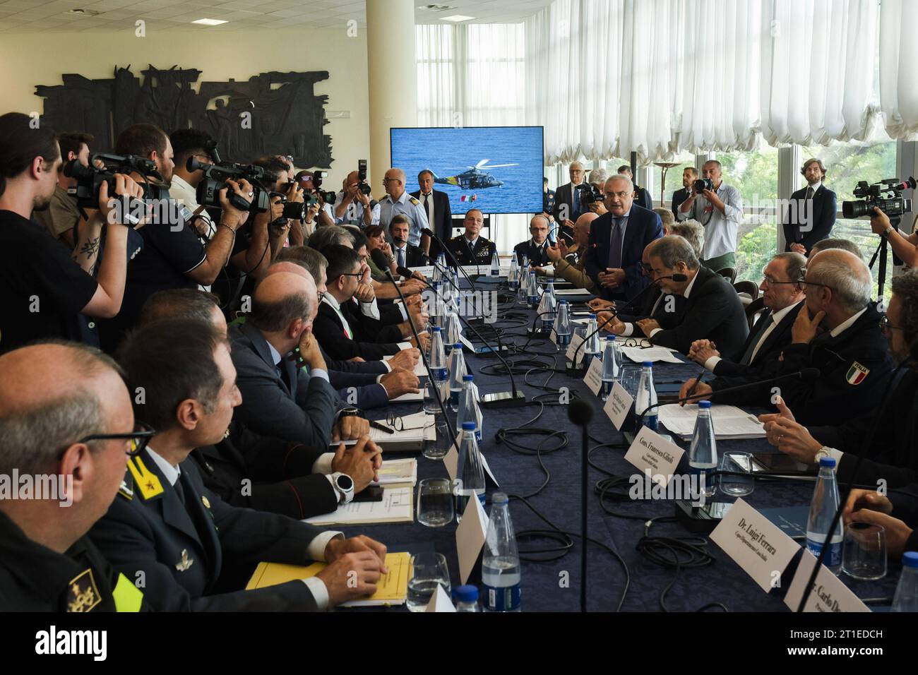 News - technical-operational meeting on the phenomenon of bradyseism ...