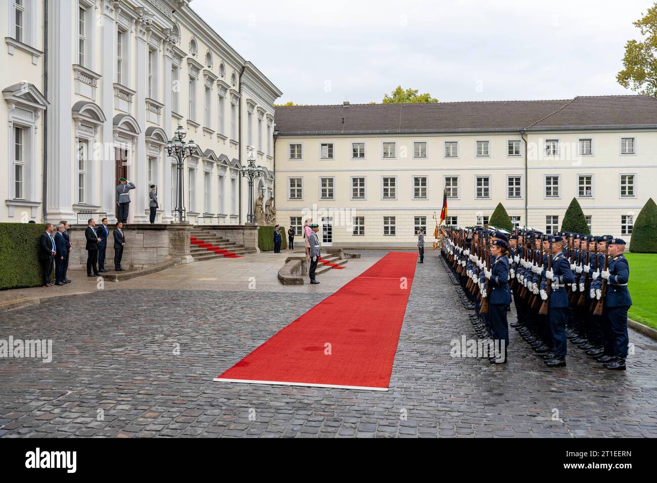 13.10.2023,Berlin,Schloß Bellevue, Begrüßung der Präsidentin der ...