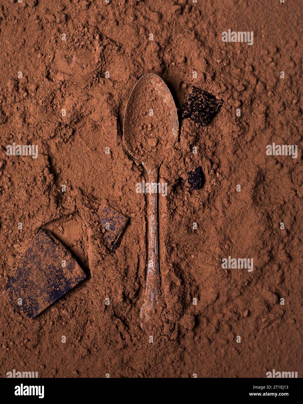 Cocoa powder (full picture Stock Photo - Alamy