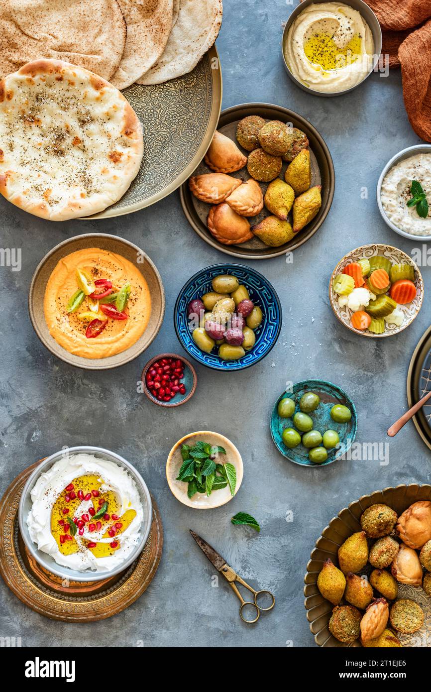 Labneh flatbread hi-res stock photography and images - Alamy