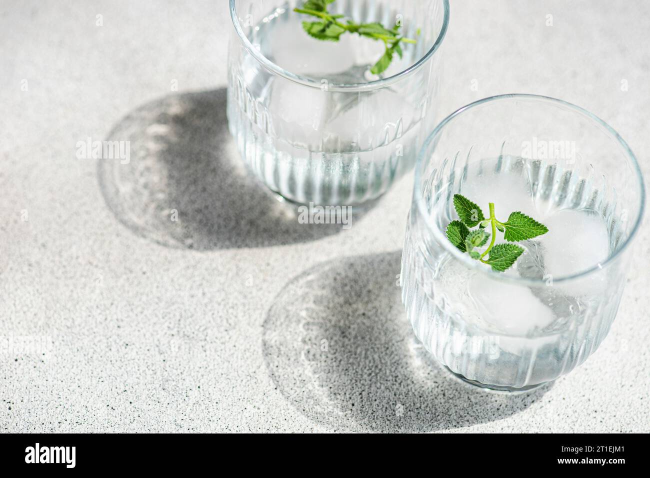 Image of leaves inside water hi-res stock photography and images - Alamy