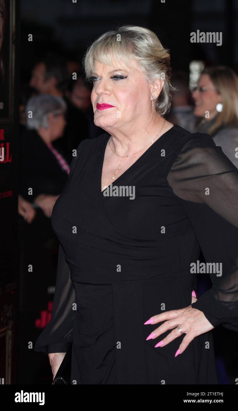 London, UK. Eddie Izzard (aka Suzy Izzard) at the premiere for Doctor ...