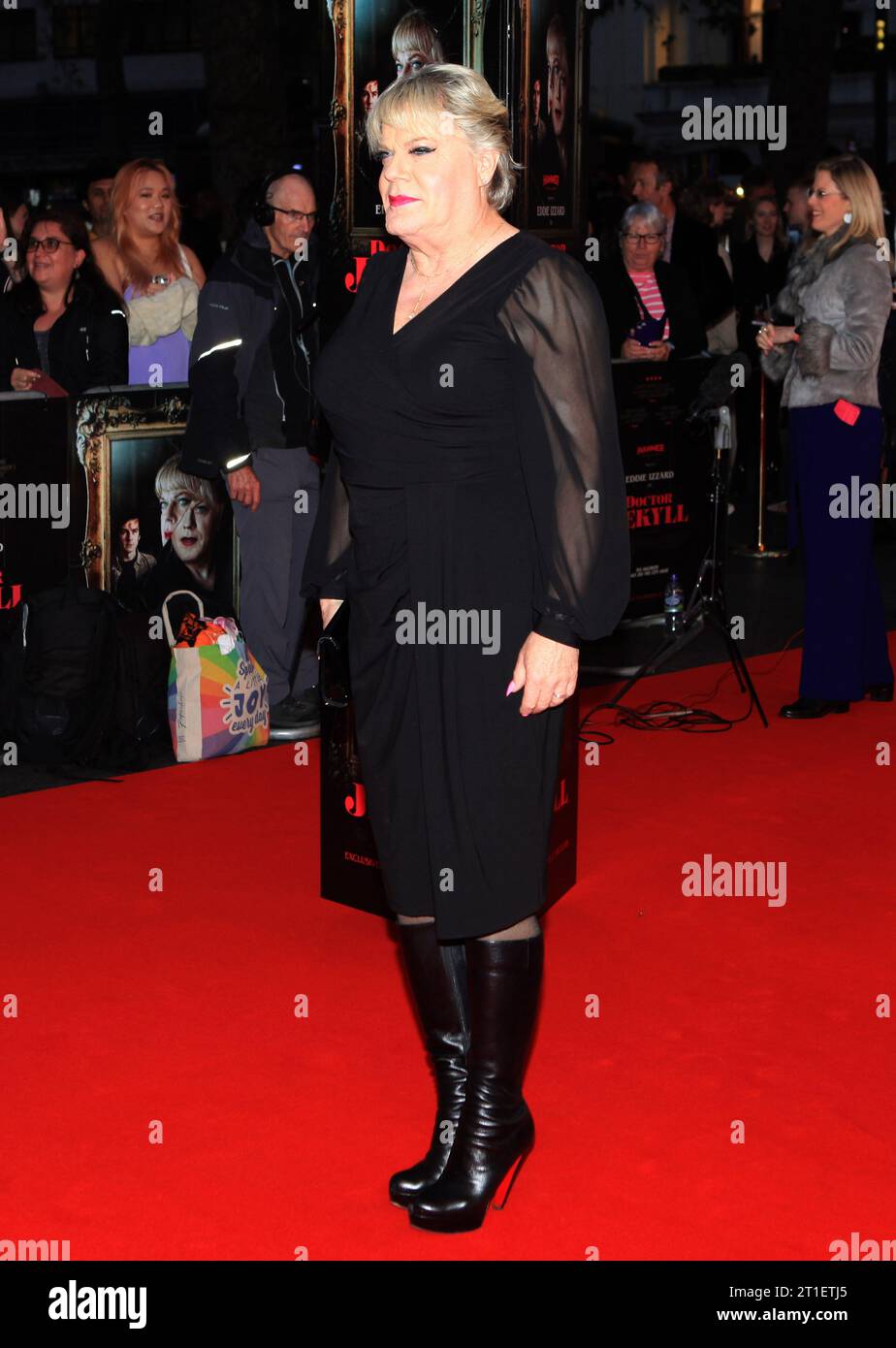 London, UK. Eddie Izzard (aka Suzy Izzard) at the premiere for Doctor ...