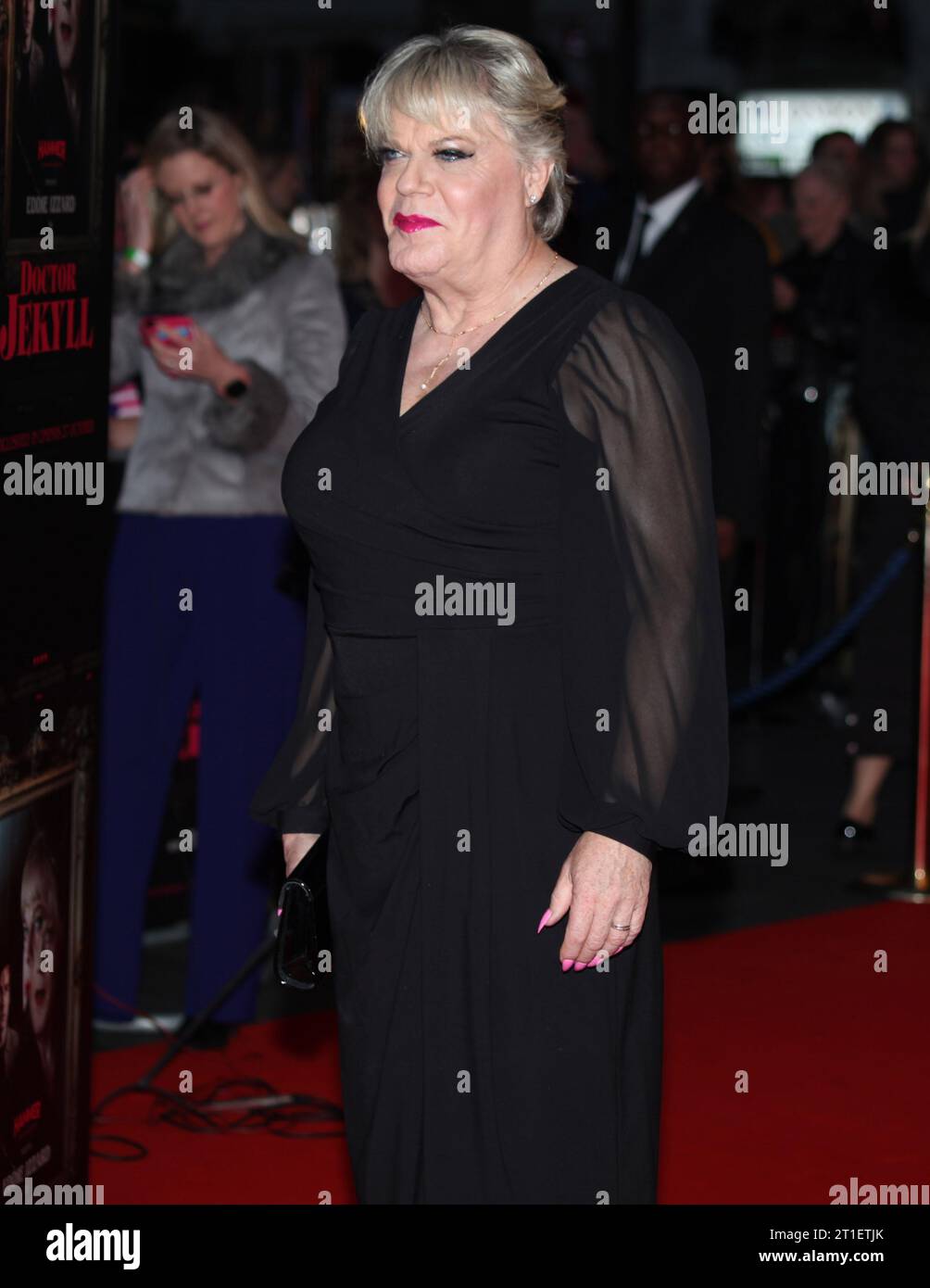 London, UK. Eddie Izzard (aka Suzy Izzard) at the premiere for Doctor ...