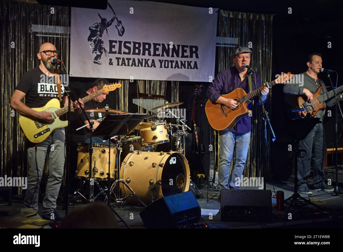 Schlagzeug musik hi-res stock photography and images - Alamy