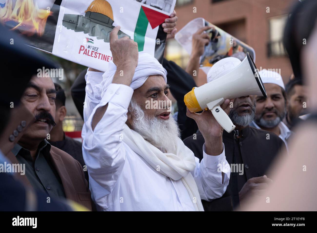 Tokyo, Japan. 13th Oct, 2023. Members of the Islamic community in Japan ...
