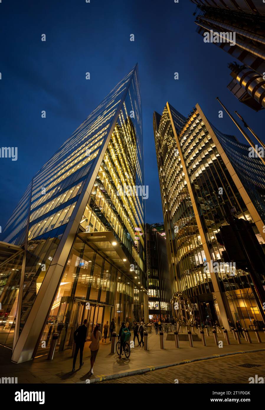 London, UK: Tall buildings in the City of London. The Scalpel at 52 ...