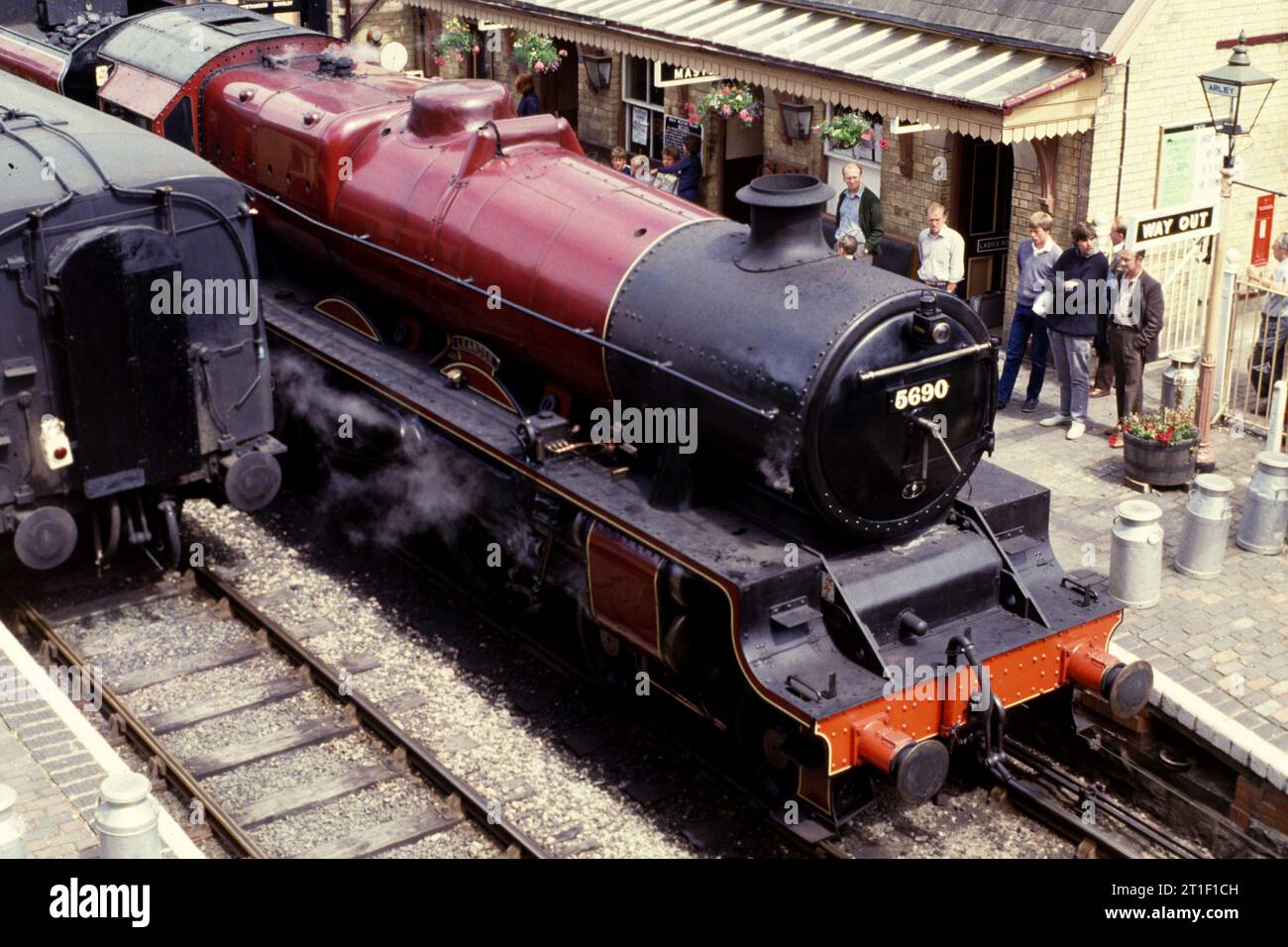 A steam passenger train on the Severn Valley Railway Stock Photo - Alamy