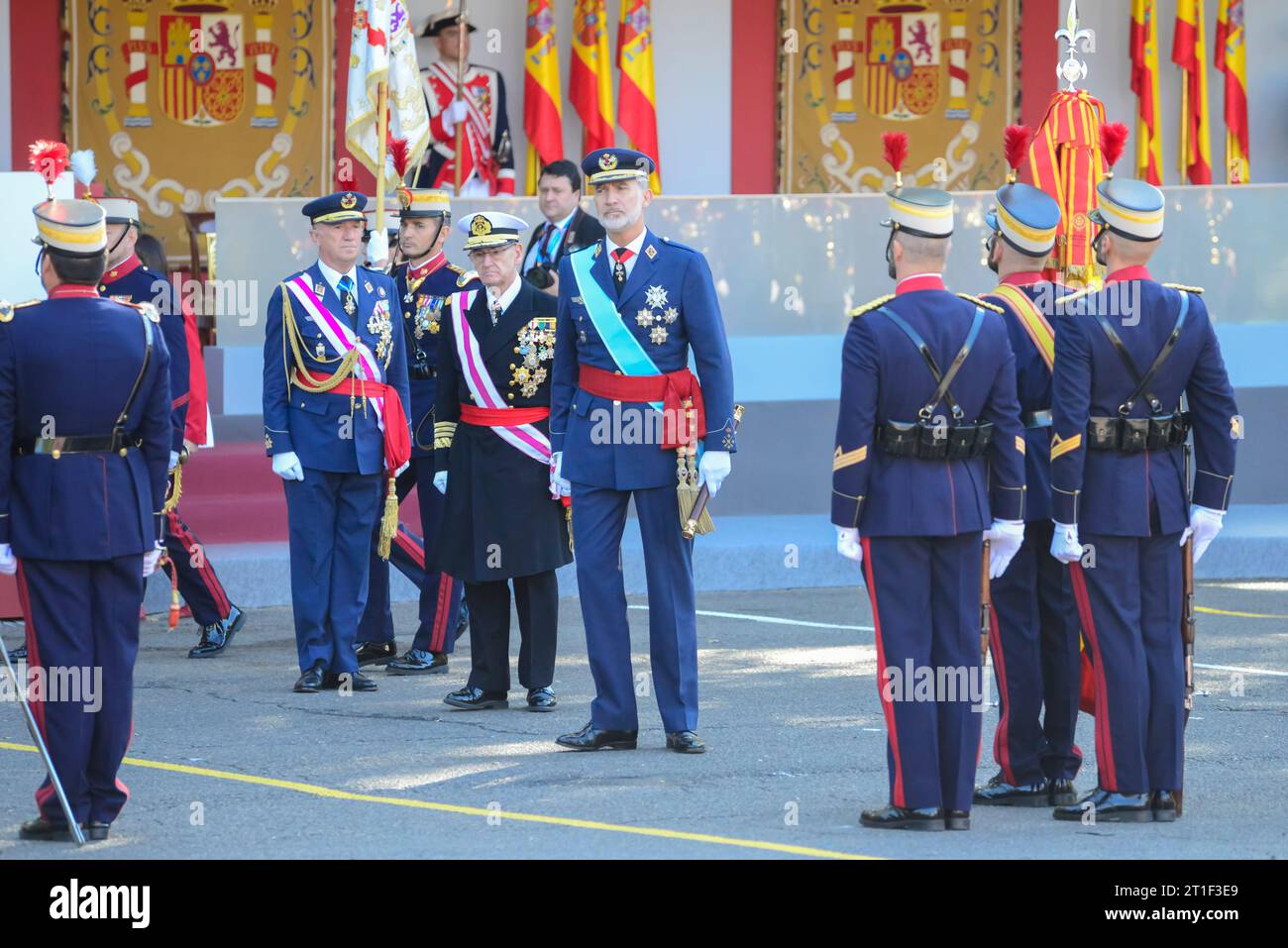 Felipe VI approaching the guard of honour . Some 4,100 military personnel participated during ...