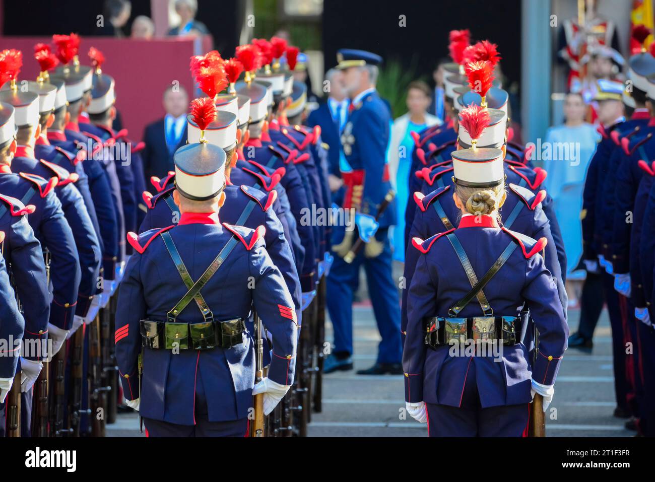 Felipe VI passing by the guard of honour . Some 4,100 military personnel participated during the ...