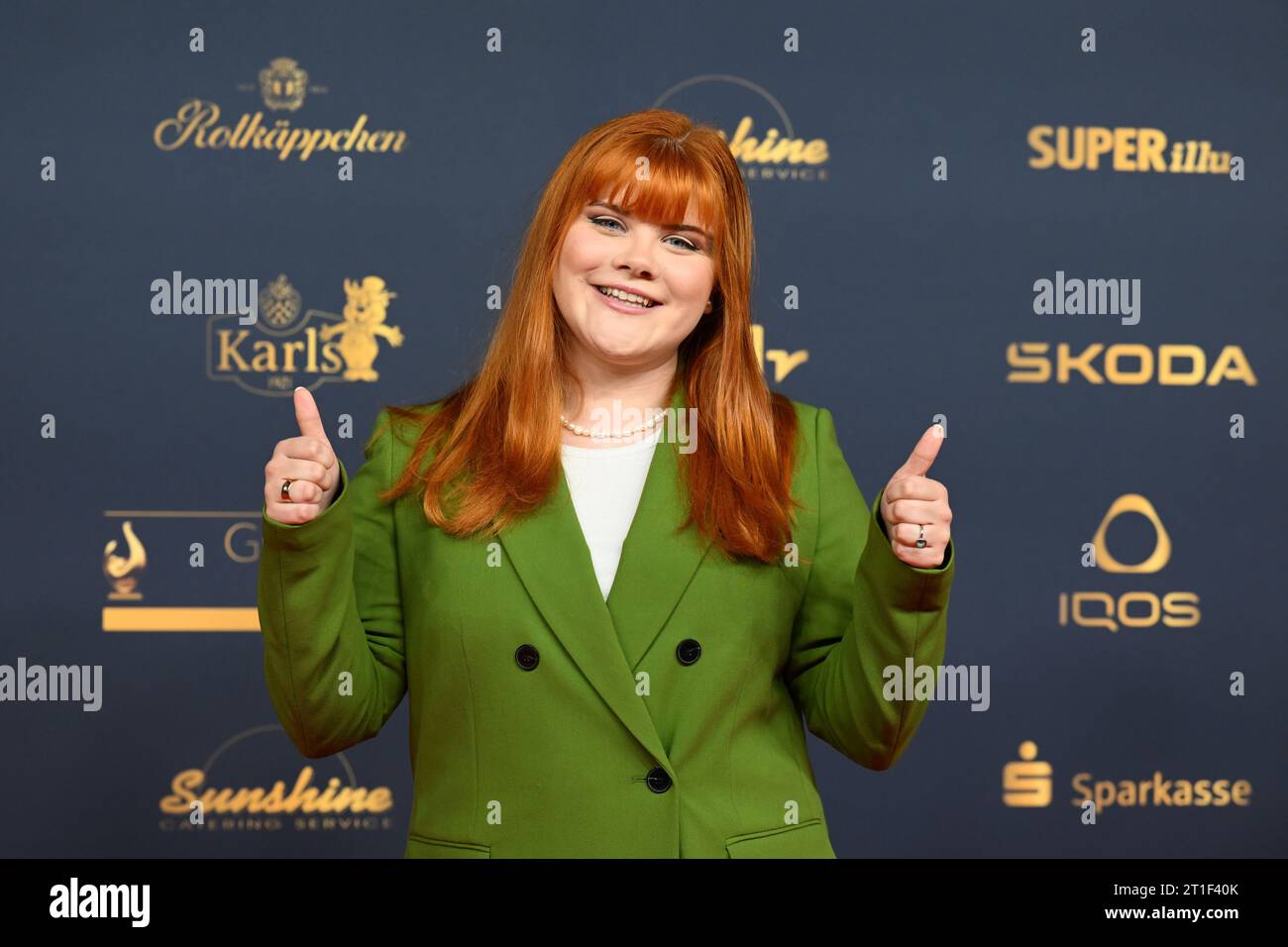 Leipzig, Germany. 13th Oct, 2023. Singer Loi (Leonie Greiner) arrives ...