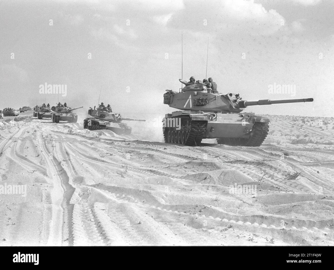 YOM KIPPUR WAR. A TANK UNIT CROSSING THE SANDS OF SOUTHERN SINAI IN ...