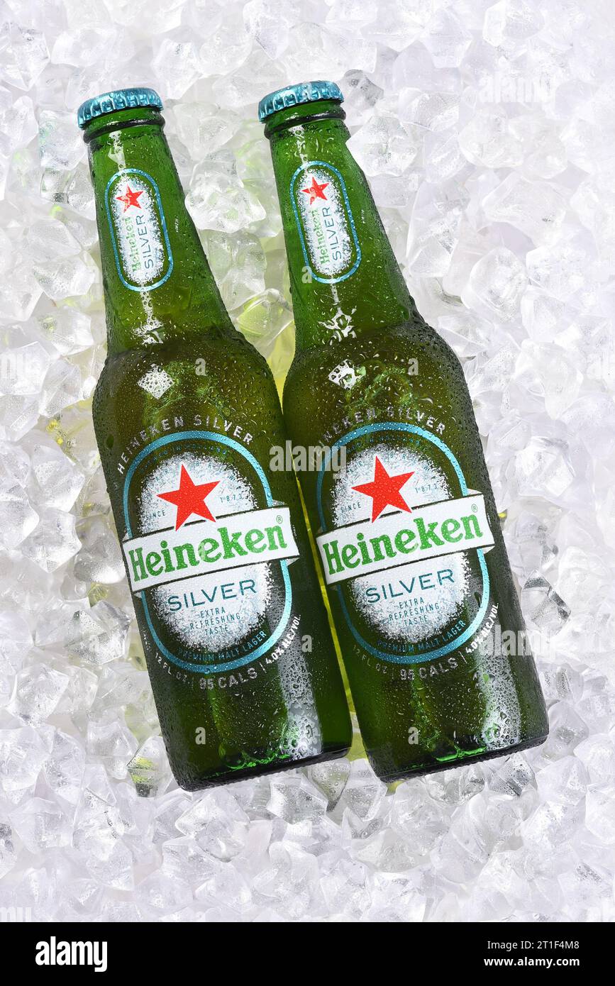 Heineken beer bottle hi-res stock photography and images - Alamy