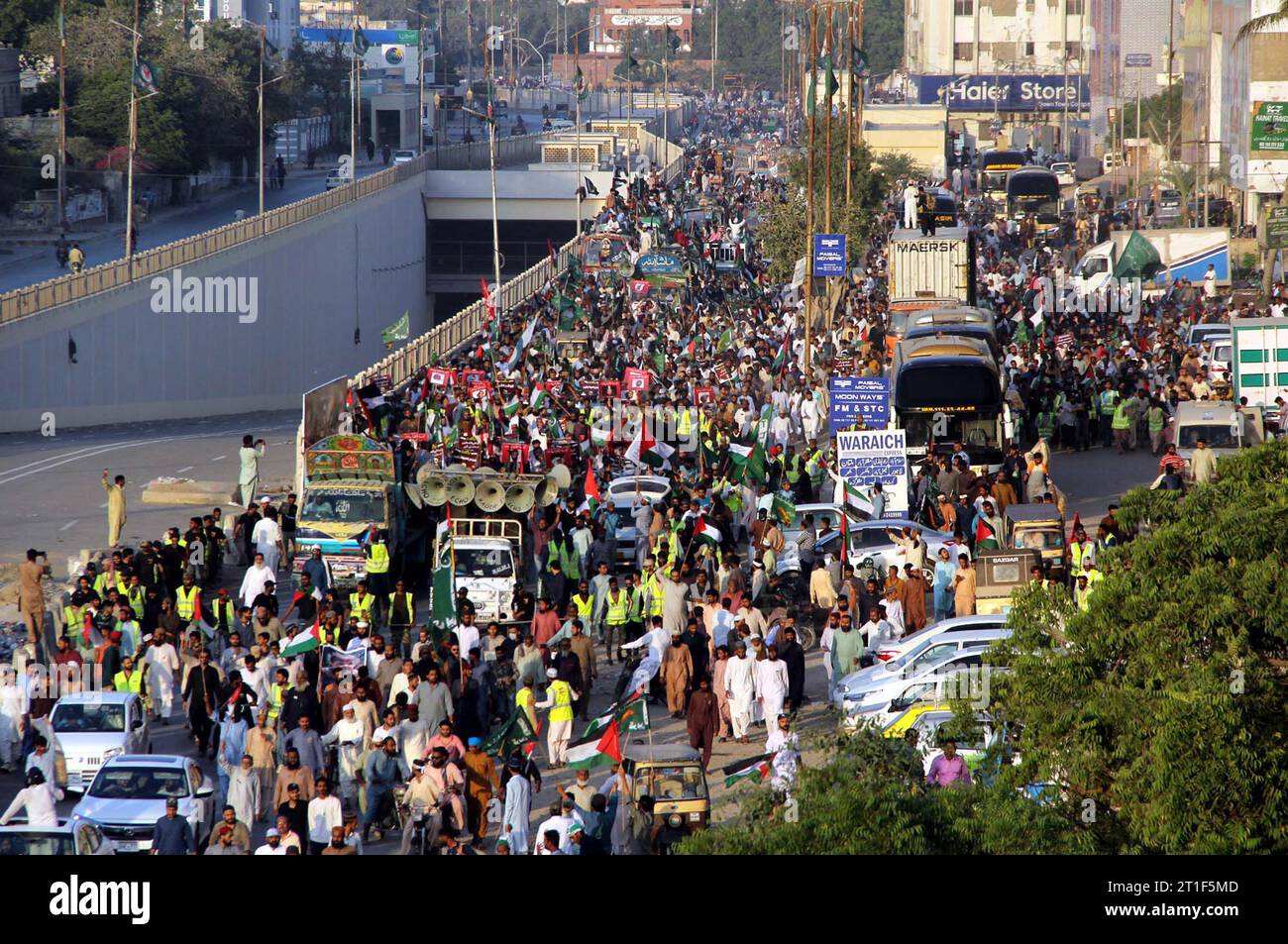 Activists of Tehreek-e-Labbaik (TLP) are holding protest rally against ...