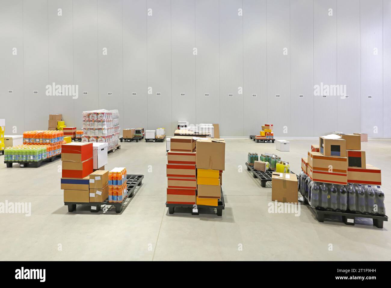 Pallets With Goods at Floor in Distribution Warehouse Interior Stock ...