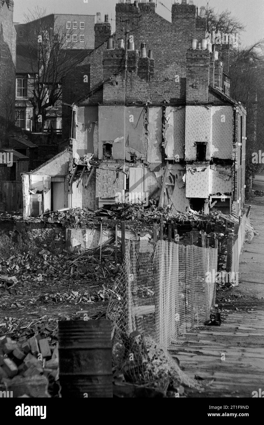 Victorian slum housing hi-res stock photography and images - Alamy