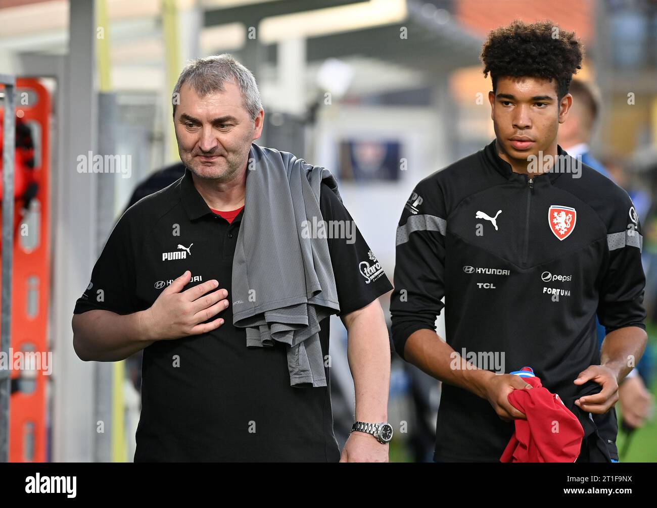 Ceske Budejovice, Czech Republic. 13th Oct, 2023. L-R Czech teams head ...