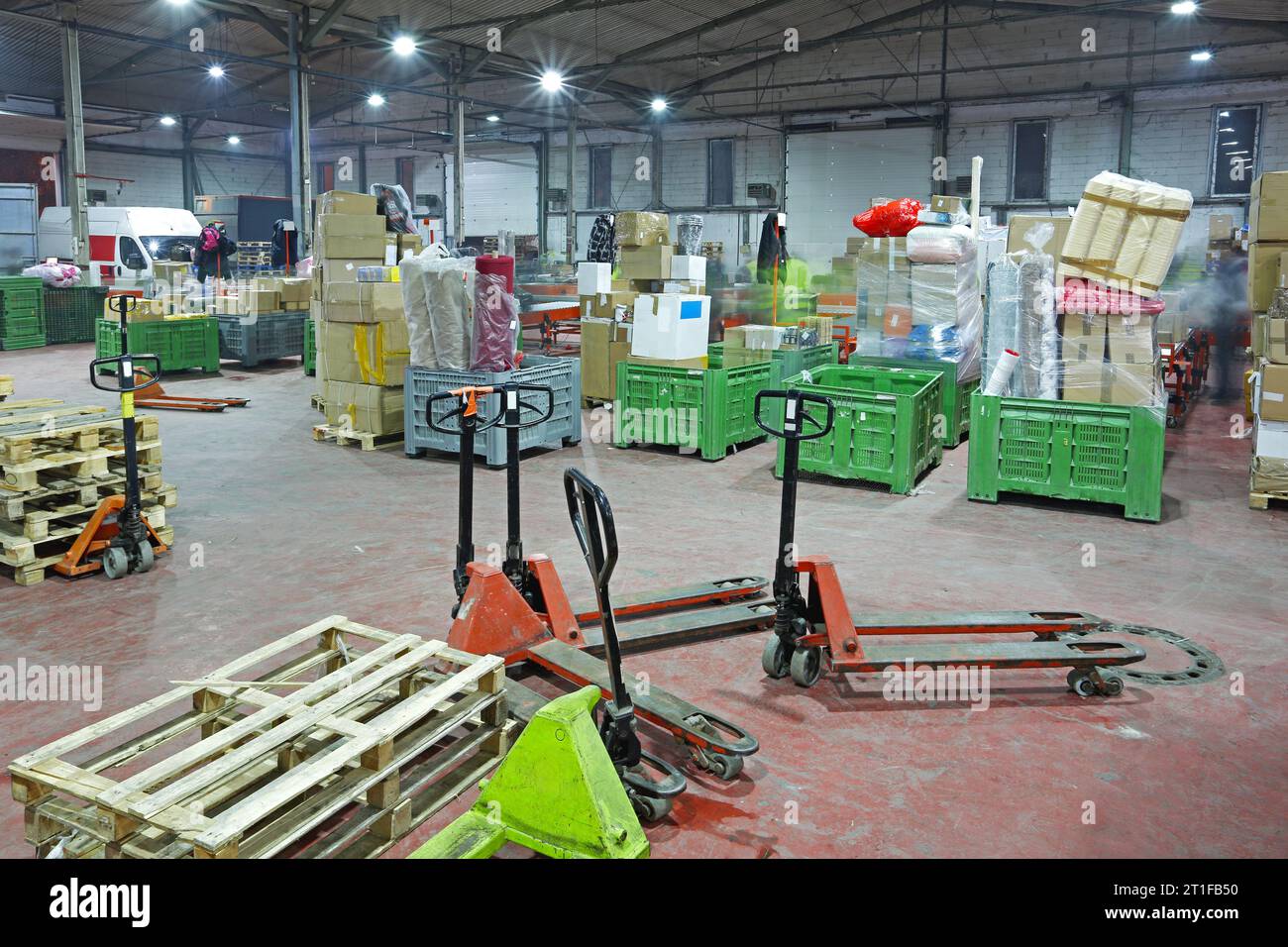Manual handling hi-res stock photography and images - Alamy